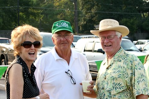 ARLINGTON HIGH SCHOOL ALUMNI - events bring classmates together.